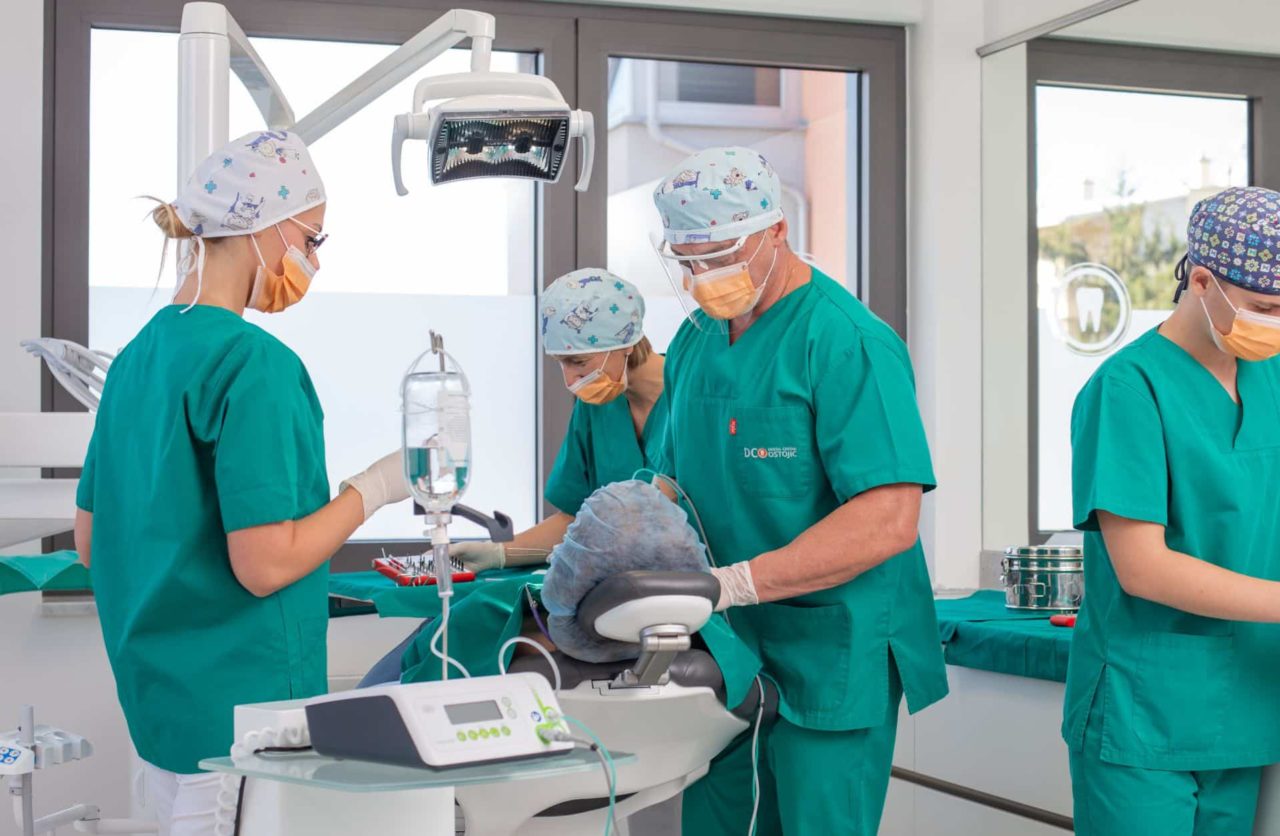 Oralna kirurgija | Dental centar Ostojić - Ordinacija